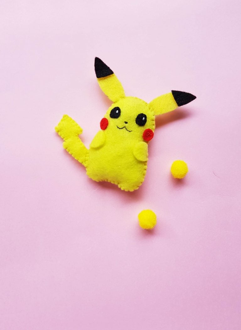 Pokémon Craft - DIY Felt Pikachu Plush