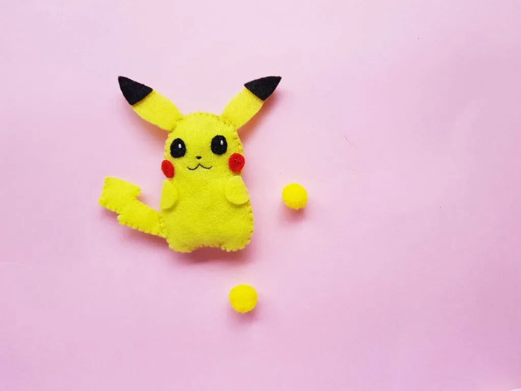 Pokémon Craft - DIY Felt Pikachu Plush