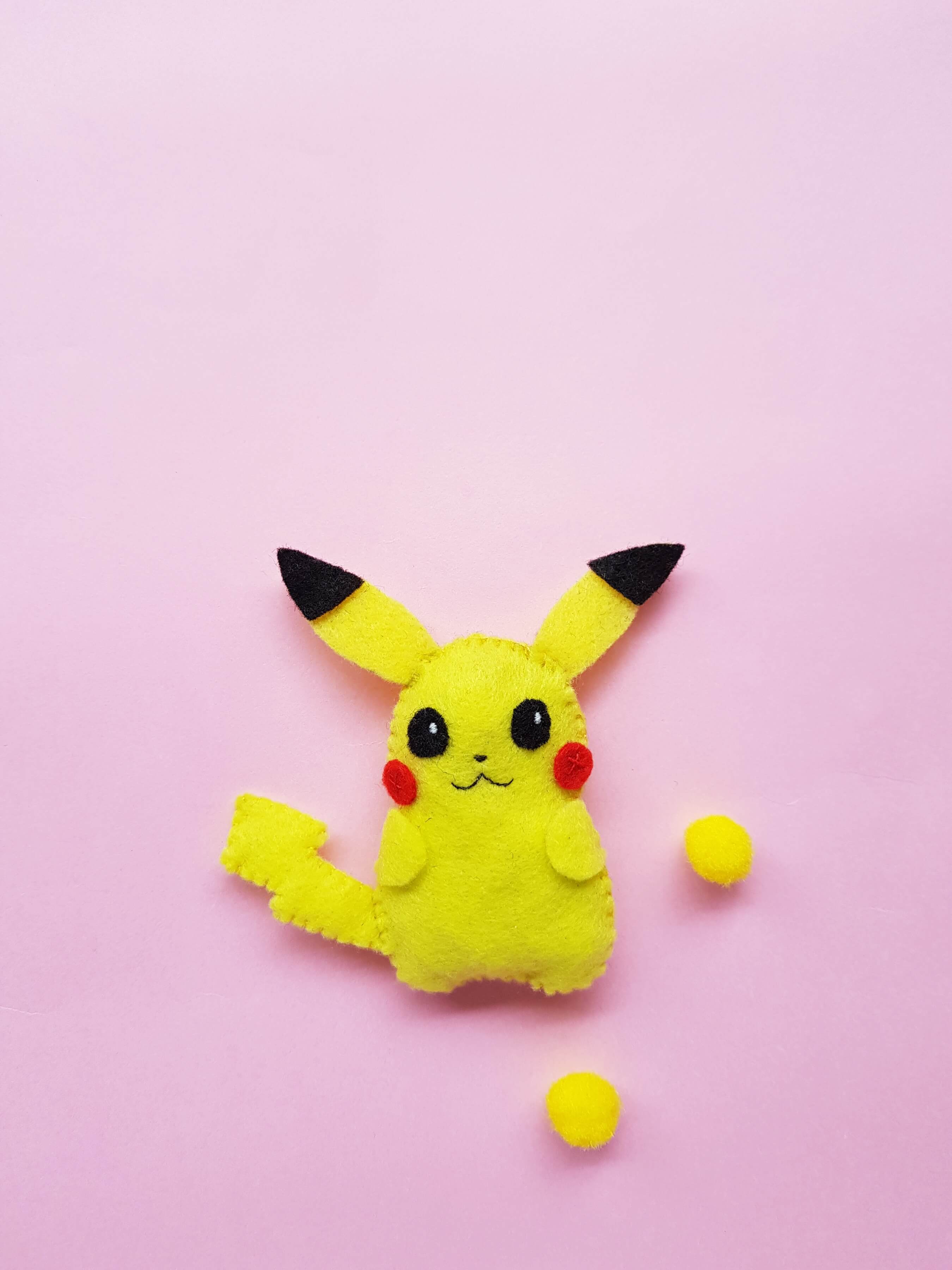 Pokémon Craft - DIY Felt Pikachu Plush