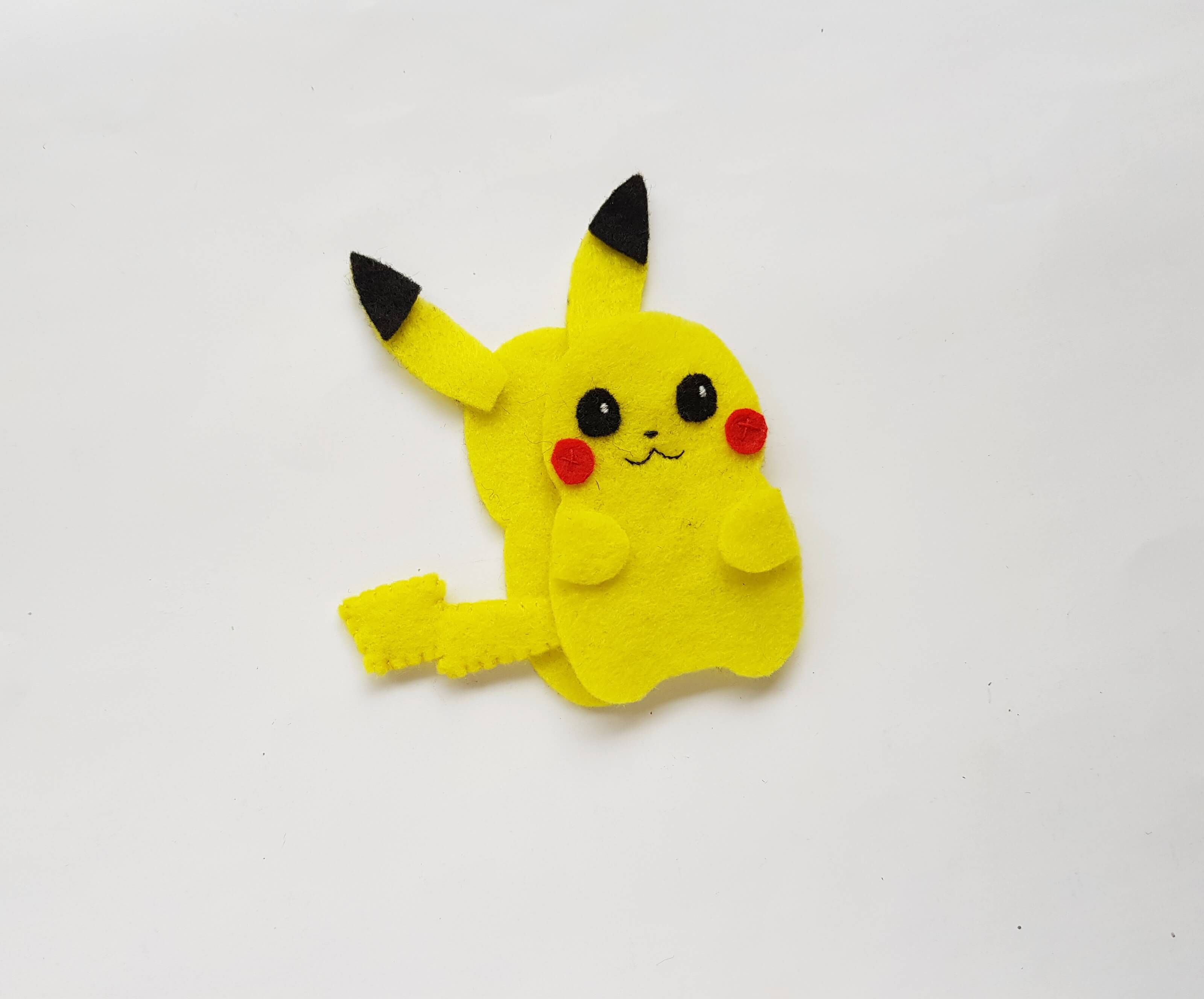 Pokémon Craft - DIY Felt Pikachu Plush