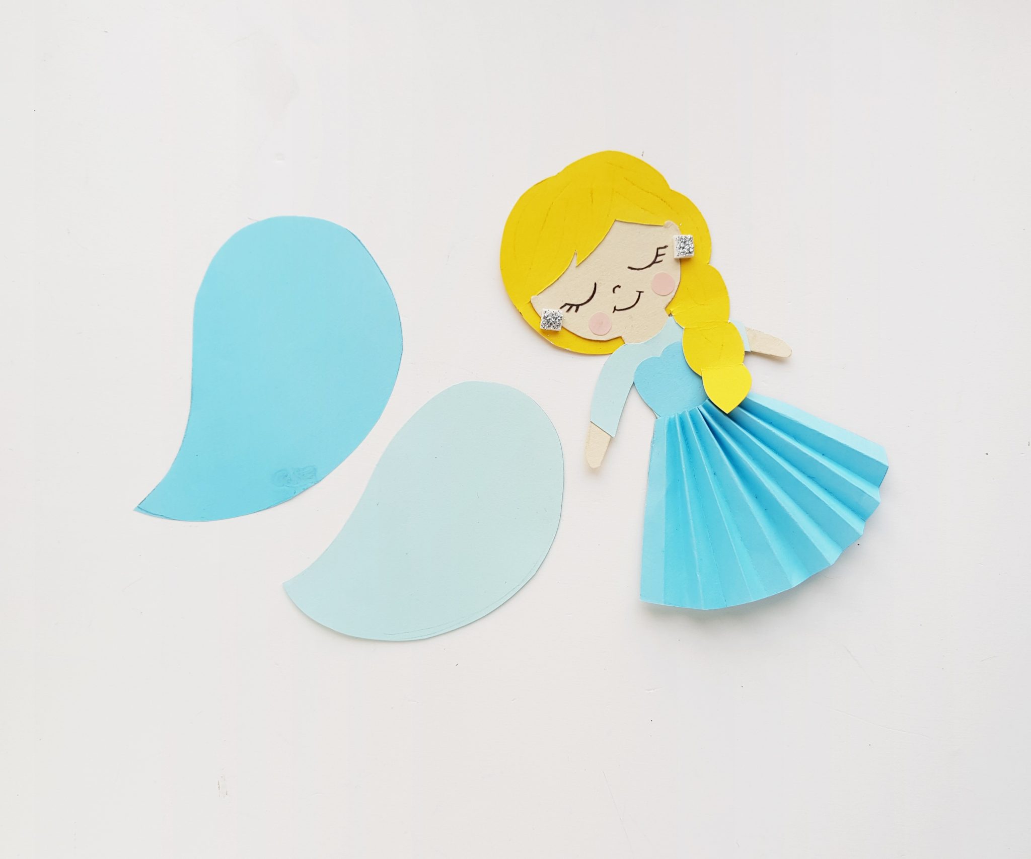 Queen Elsa - Frozen Craft for Kids (with Printable Template)